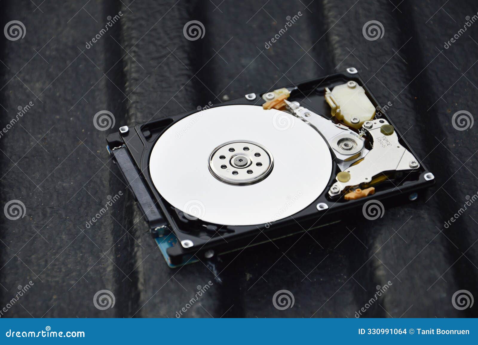 2.5-inch Spinning Disk Type Hard Drive Images are Still Commonly Used ...