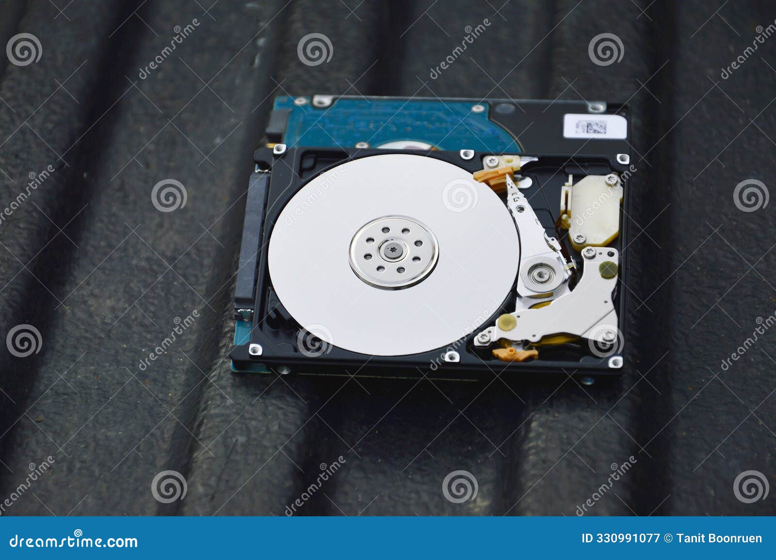 2.5-inch Spinning Disk Type Hard Drive Images are Still Commonly Used ...