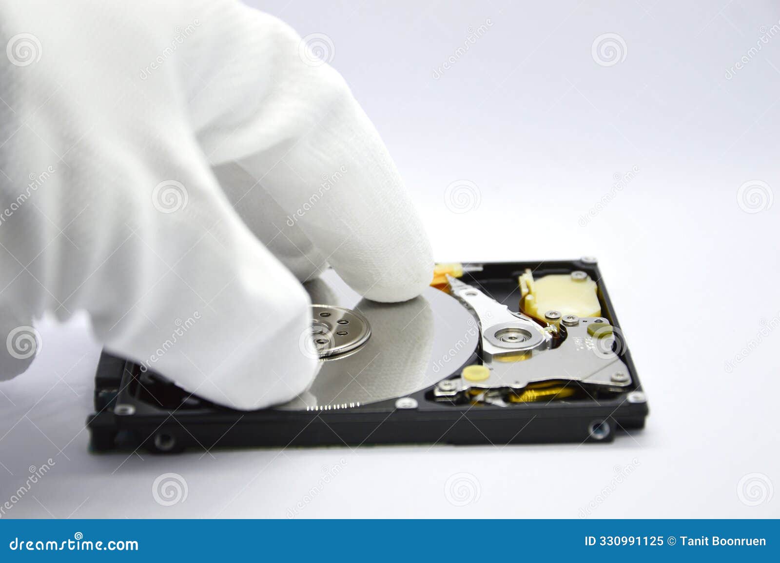 2.5-inch Spinning Disk Type Hard Drive Images are Still Commonly Used ...