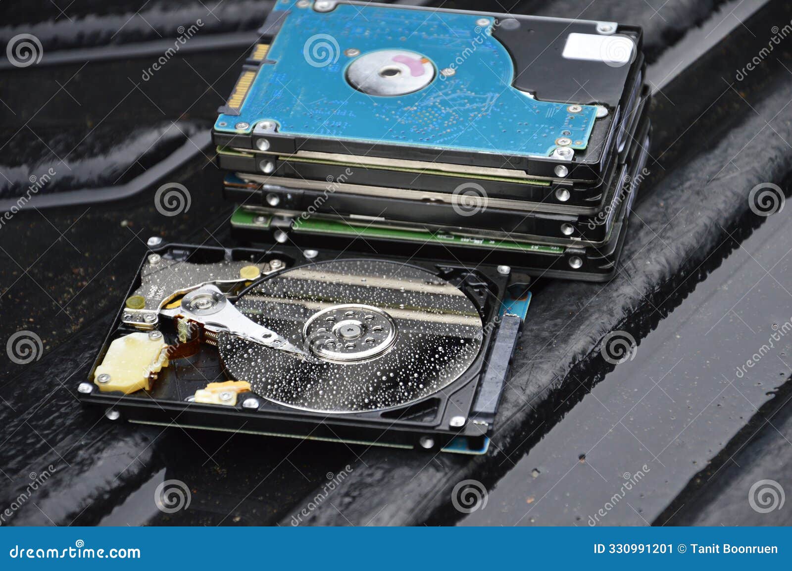 2.5-inch Spinning Disk Type Hard Drive Images are Still Commonly Used ...