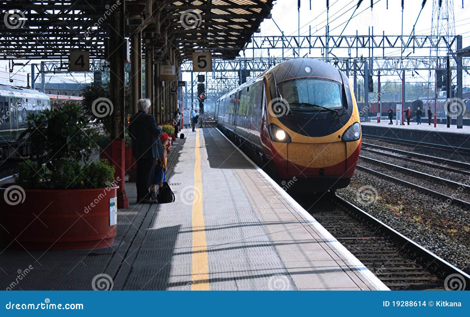 Incoming train stock photo. Image of platform, railway - 19288614