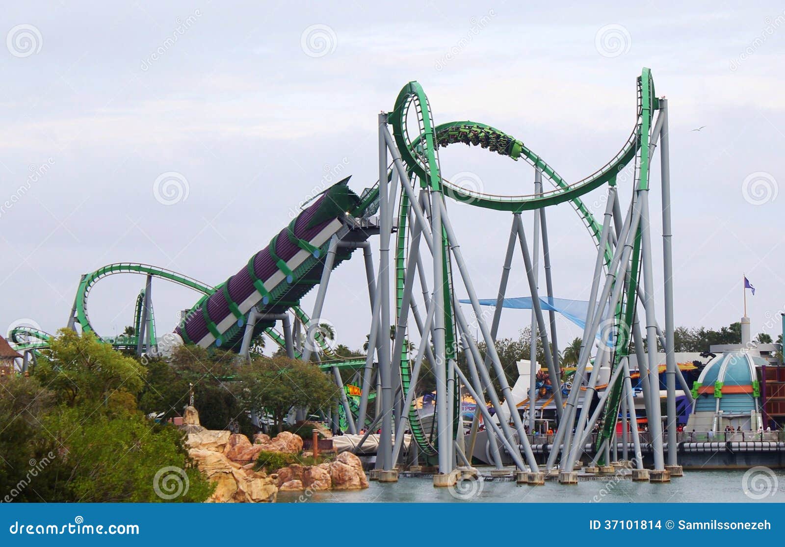 The Incredible Hulk at Island of Adventure, Orland Editorial Stock ...