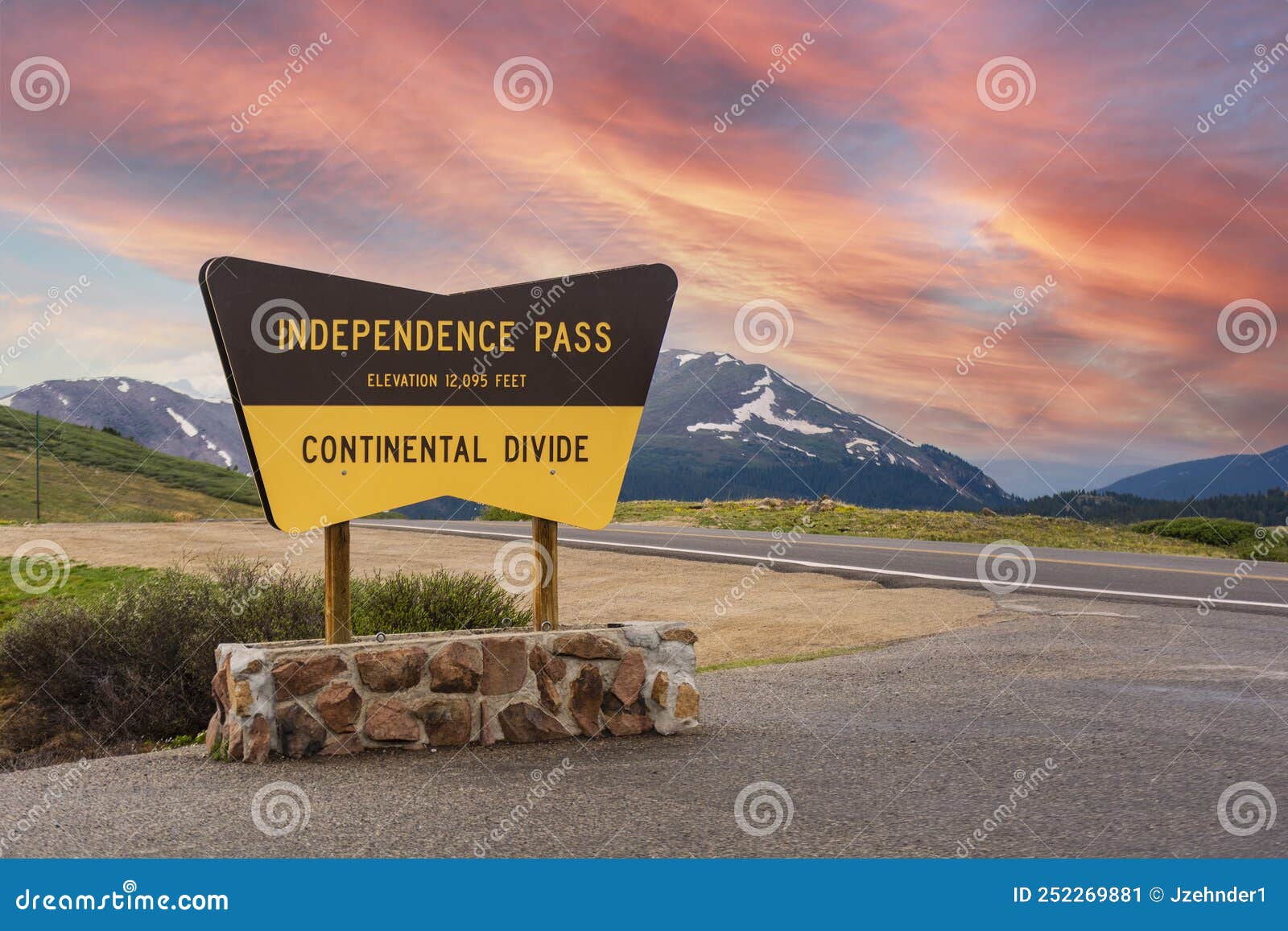 Independence Pass Continental Divide Sign in Colorado Stock Image ...