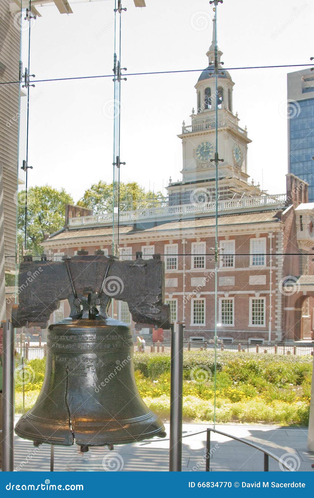 Independence Hall and the Liberty Bell Editorial Image - Image of ...
