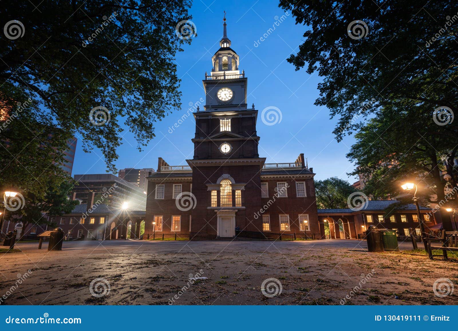 Independence Hall in Philadelphia Editorial Photo - Image of revolution ...