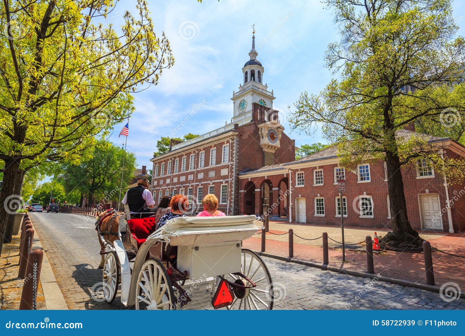 Independence Hall in Philadelphia Editorial Stock Image - Image of blue ...