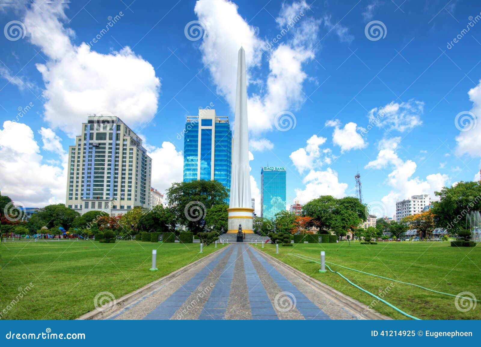 Independence Monument editorial image. Image of independence - 41214925