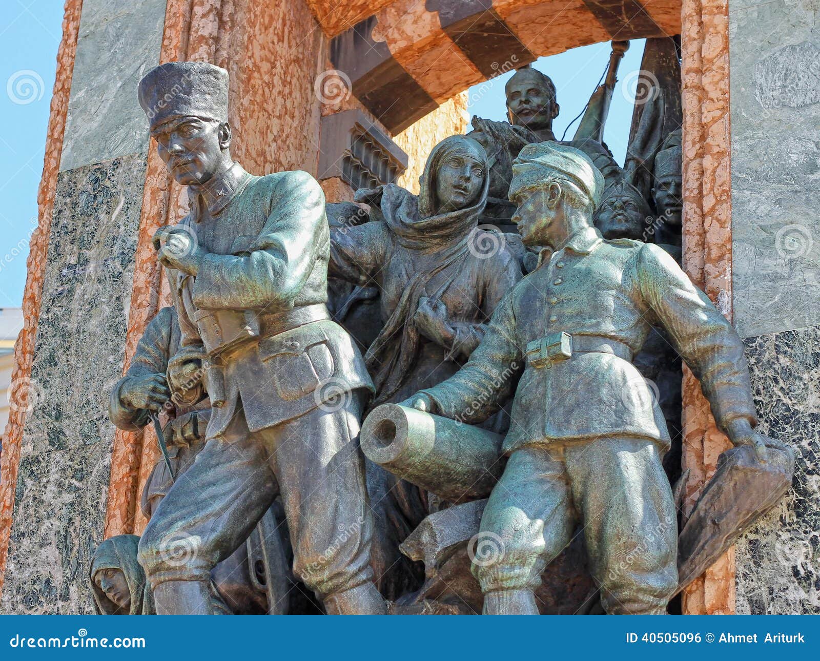 Independence Monument editorial photo. Image of defensive - 40505096