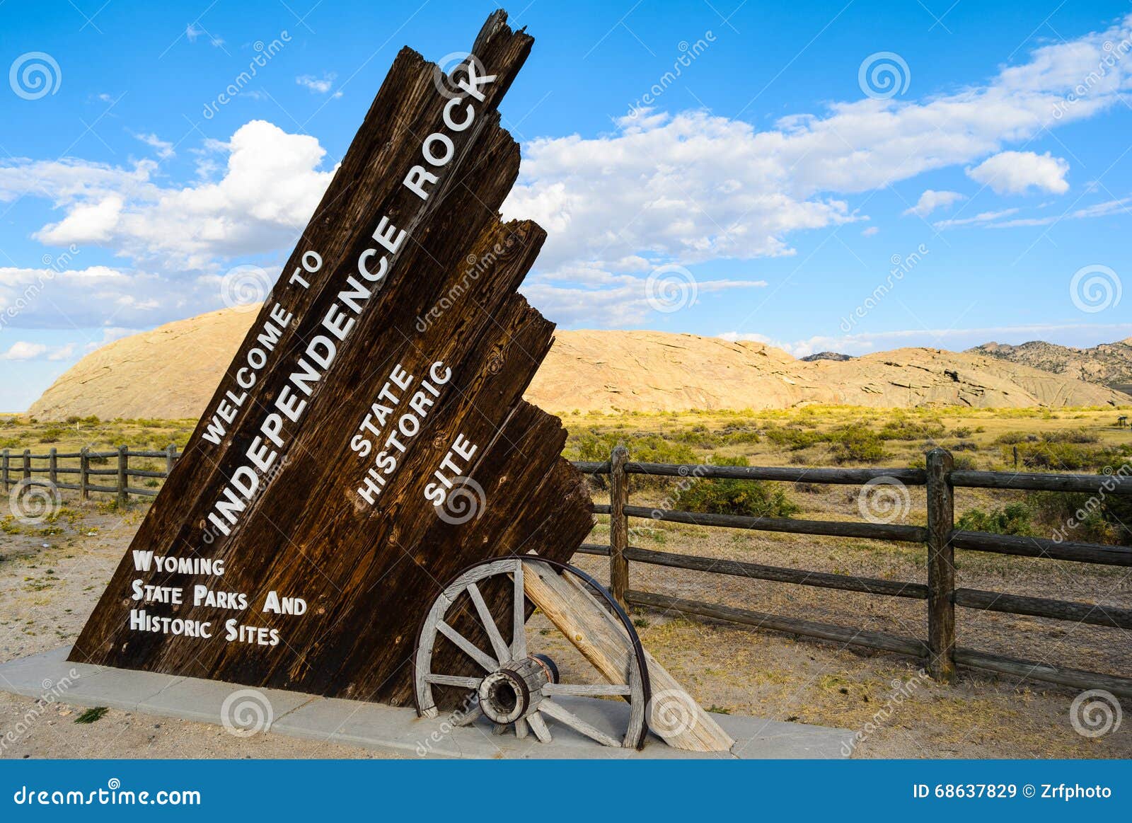 Independence Rock State Historic Site Editorial Stock Image - Image of ...