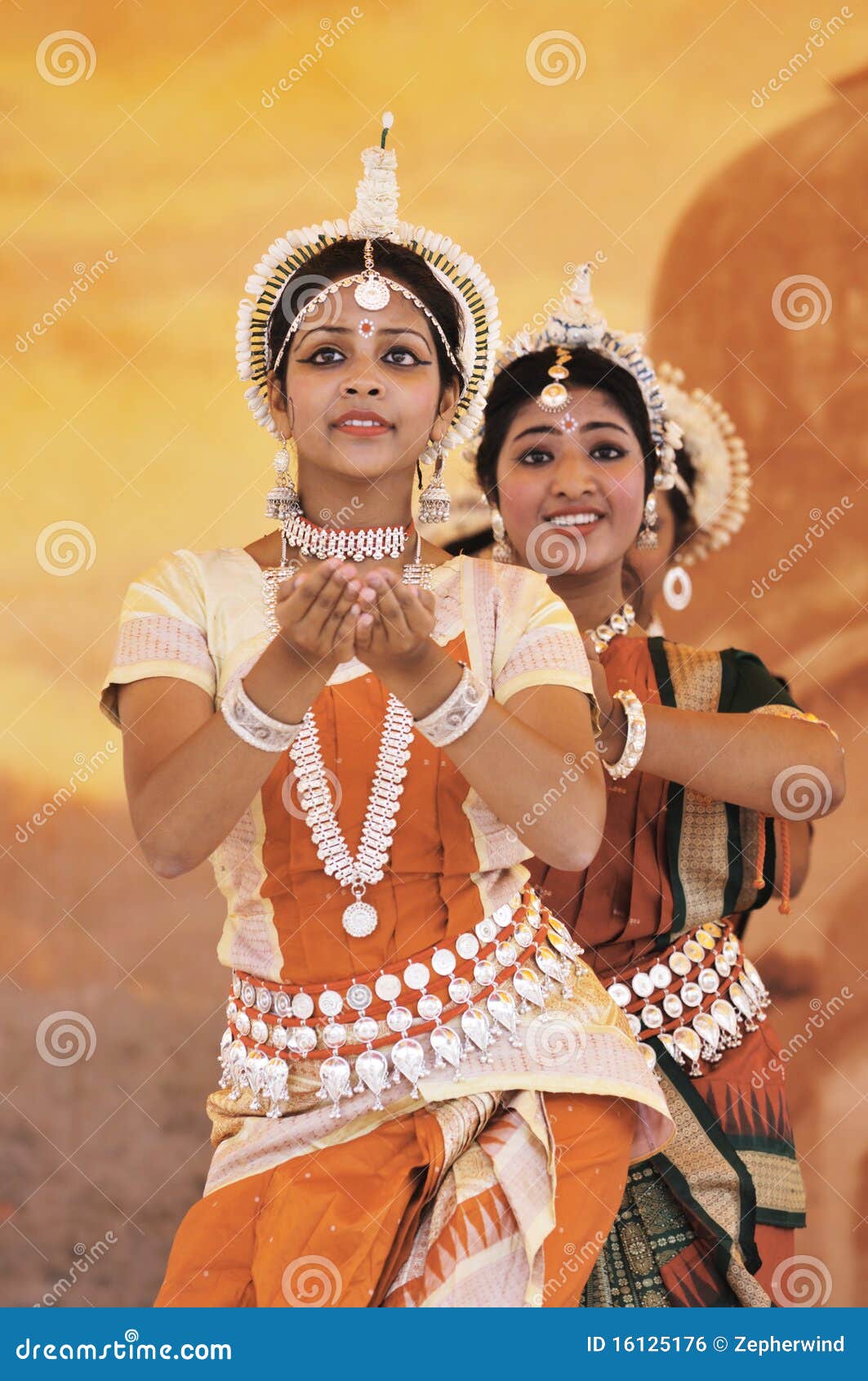 India dancers editorial photo. Image of vertical, classical - 16125176