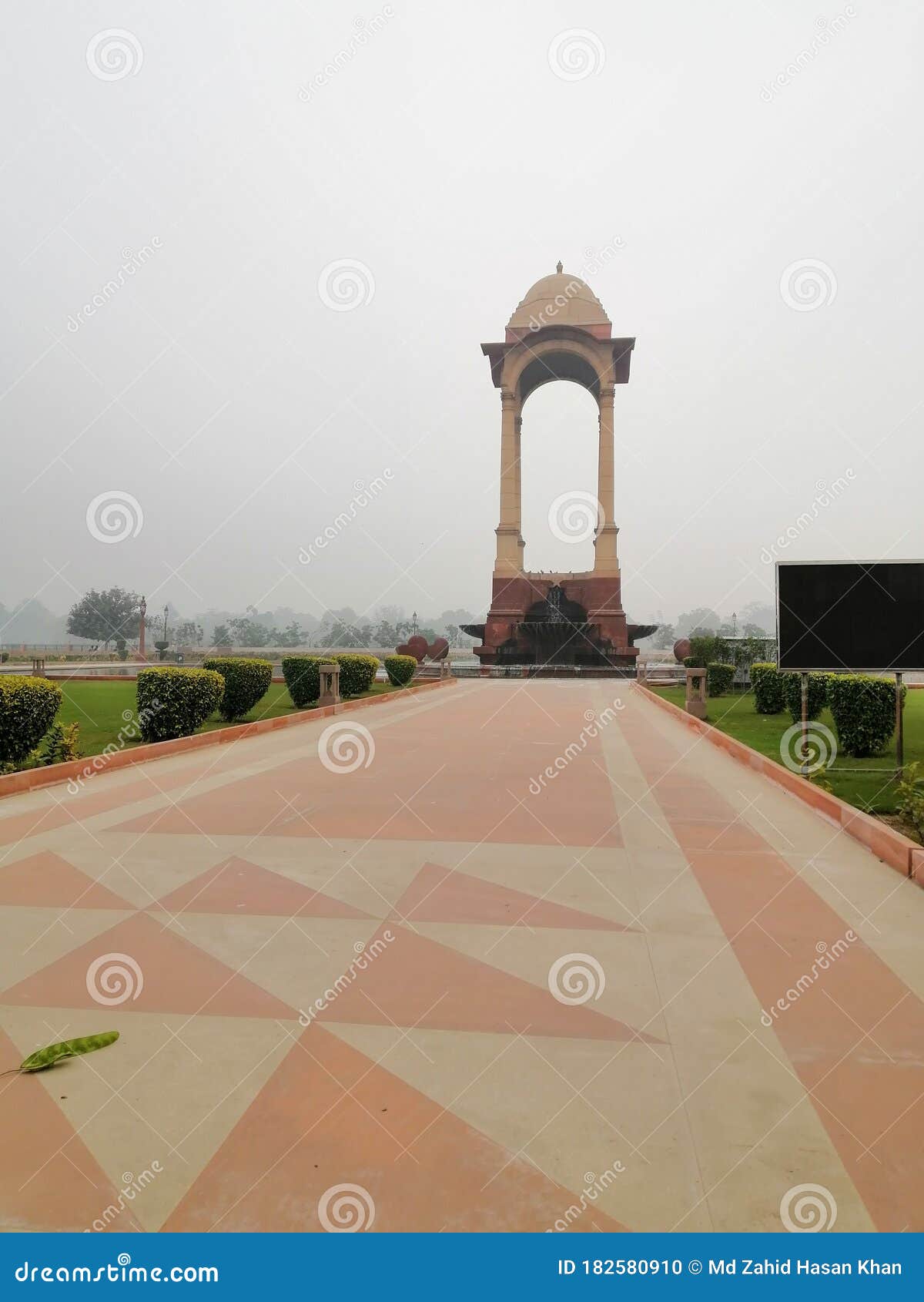 India gate side view stock photo. Image of temple, city - 182580910