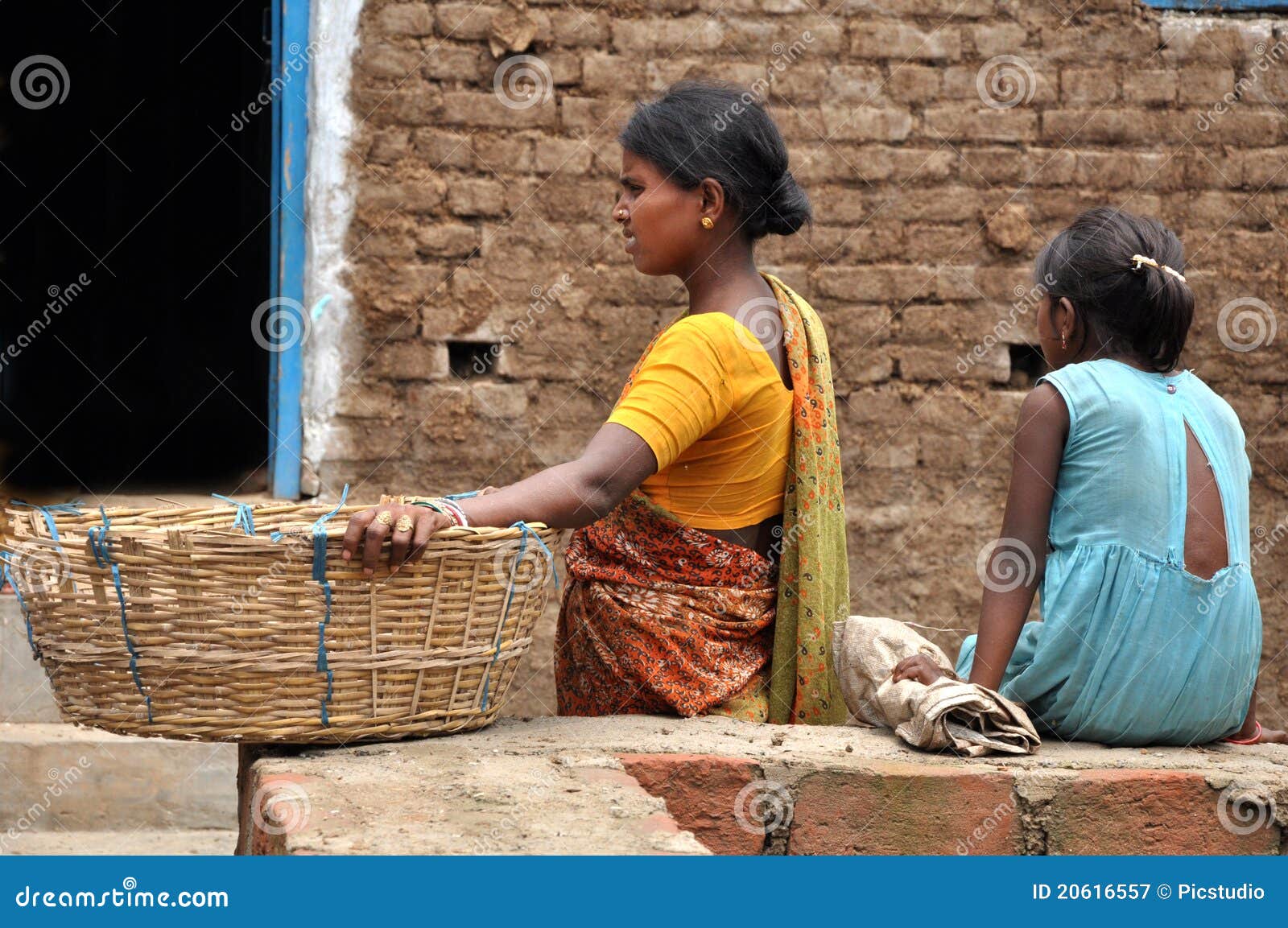 Indian bihari women editorial photography. Image of outdoor - 20616557