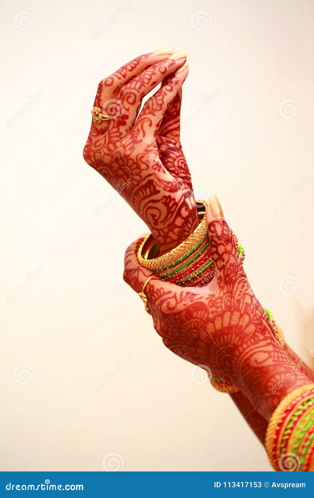 Indian Bride Putting on Bangles Stock Image - Image of asian, women ...