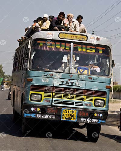 Indian Bus editorial photo. Image of india, roof, highway - 17939641