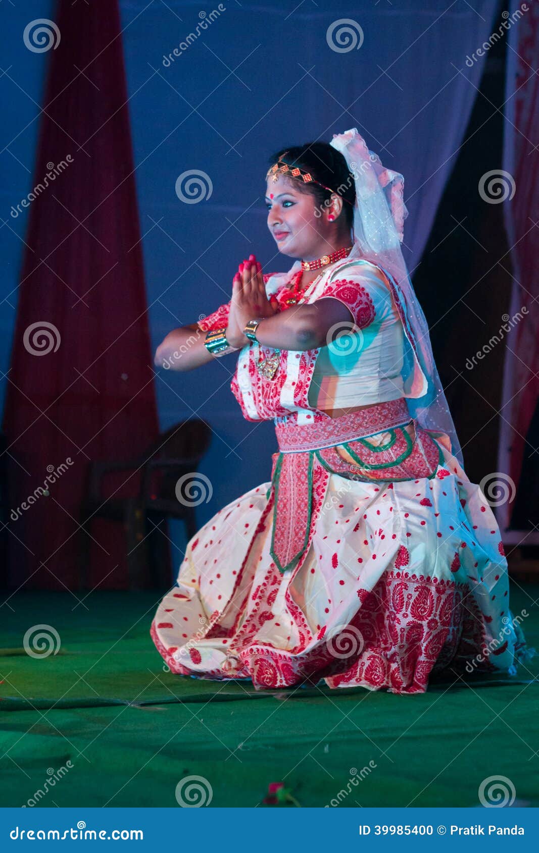 Indian classical dance editorial image. Image of india - 39985400