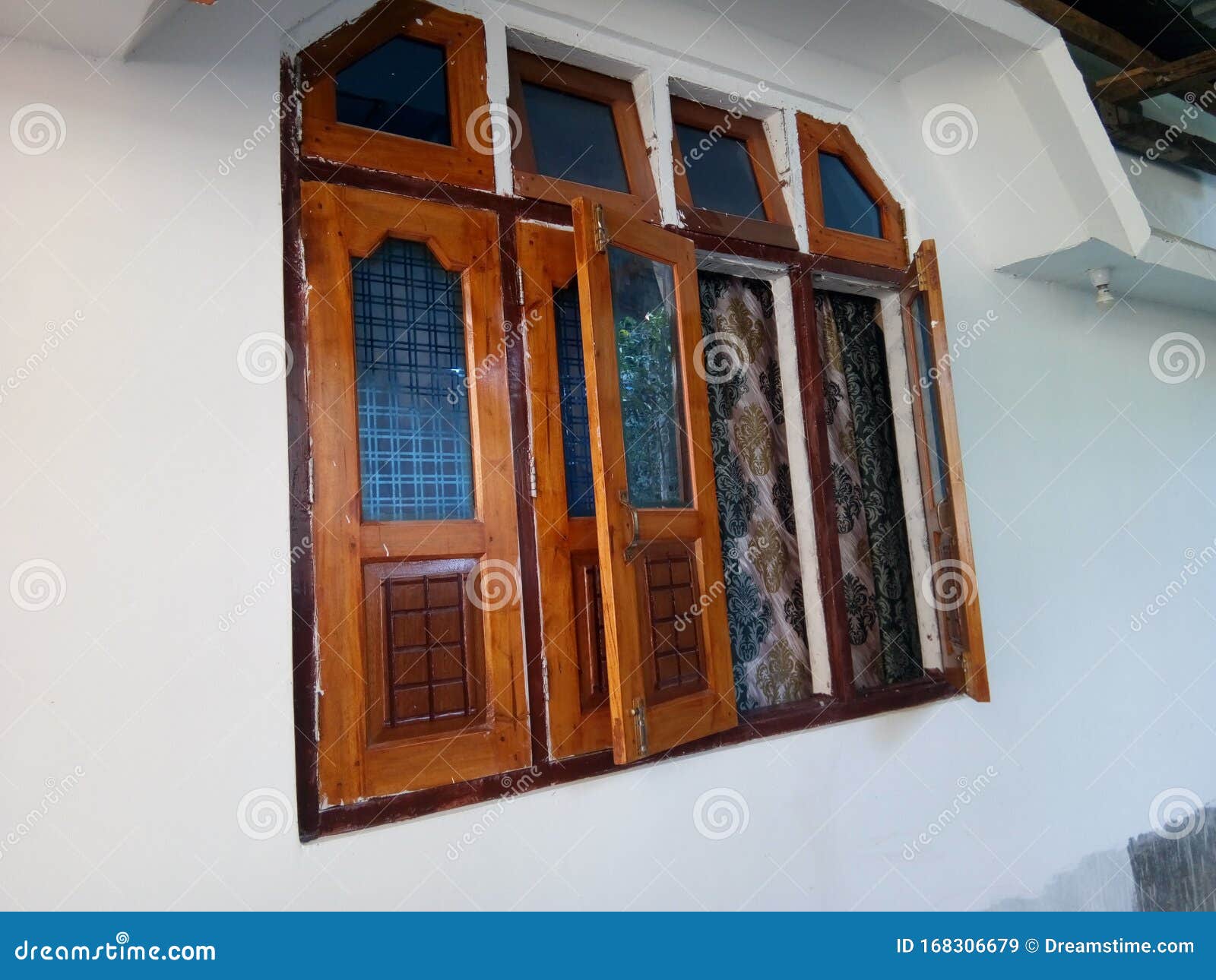 Wooden Window Designs For Indian Homes