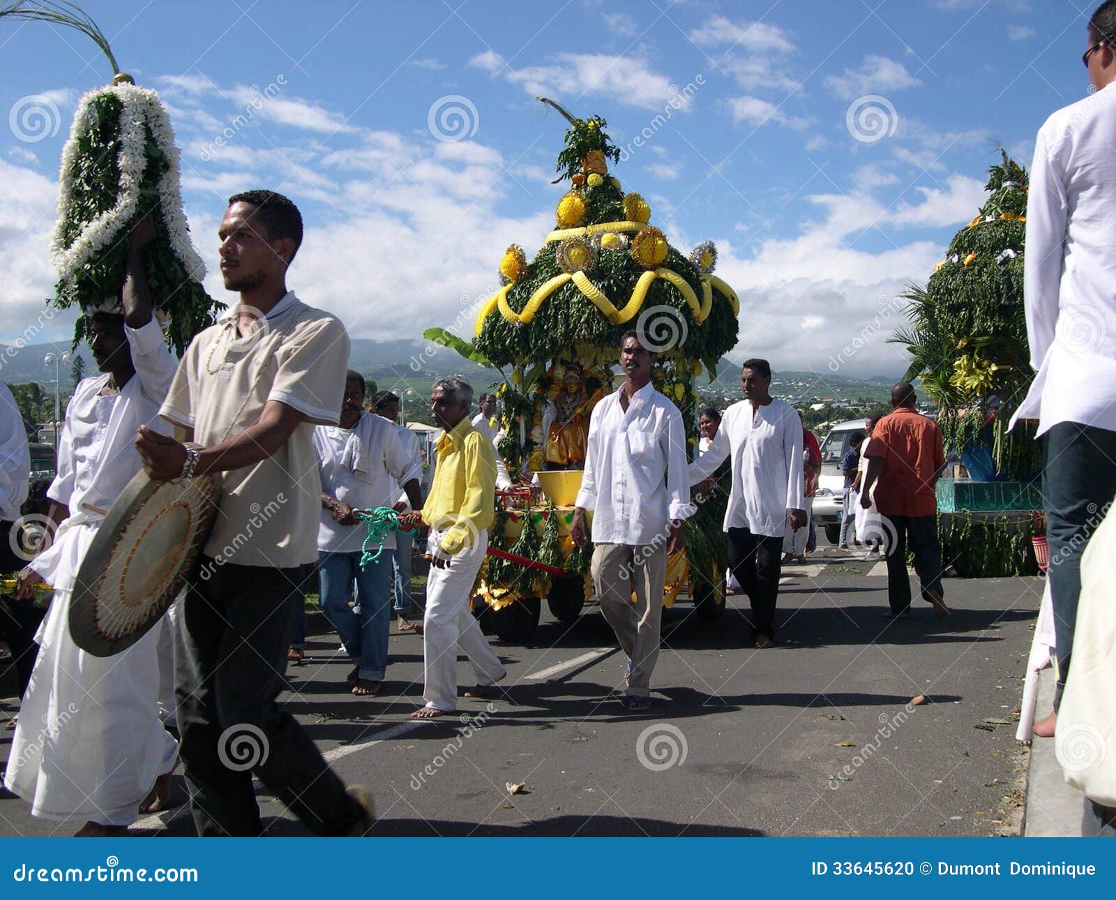 Indian community editorial image. Image of dressed, island - 33645620