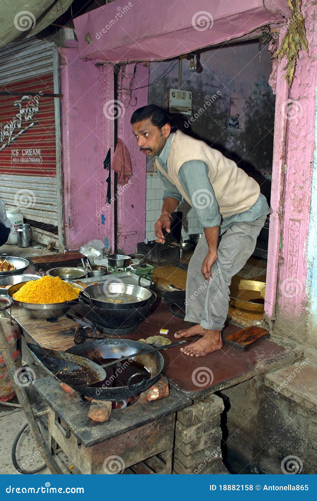Indian cook editorial stock photo. Image of food, traditional - 18882158