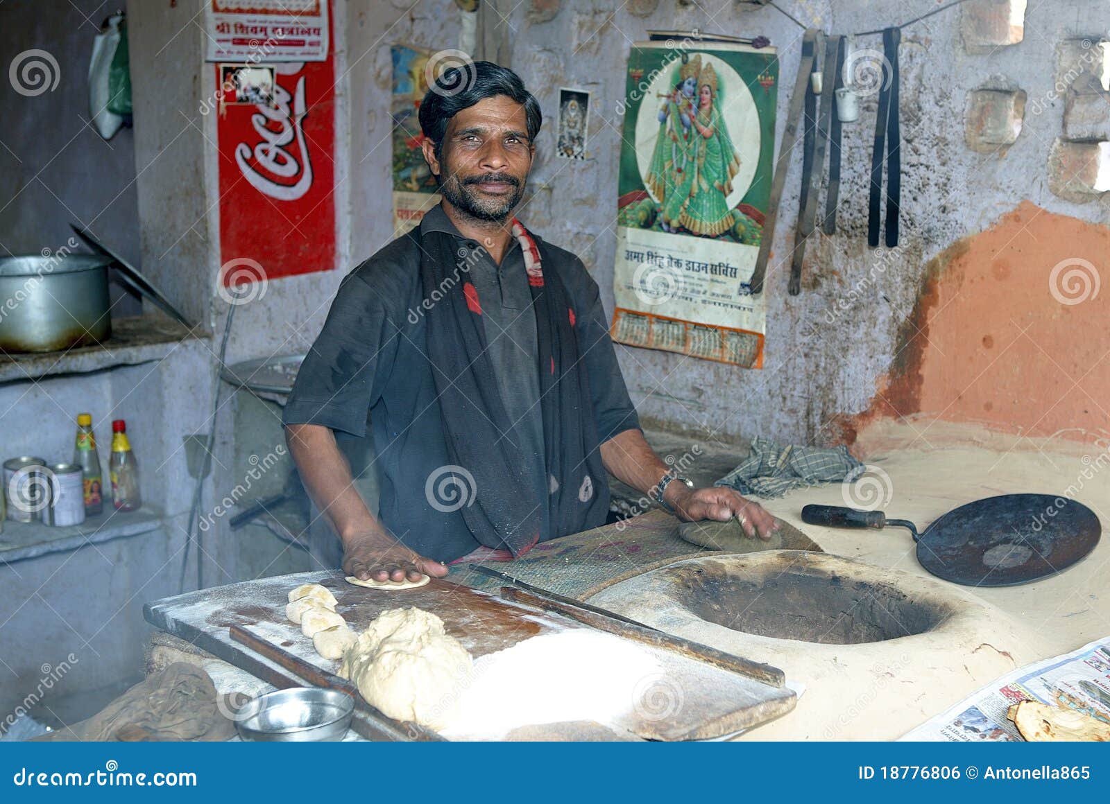 Indian Cook is Making Chapati Editorial Photo - Image of india, coca ...