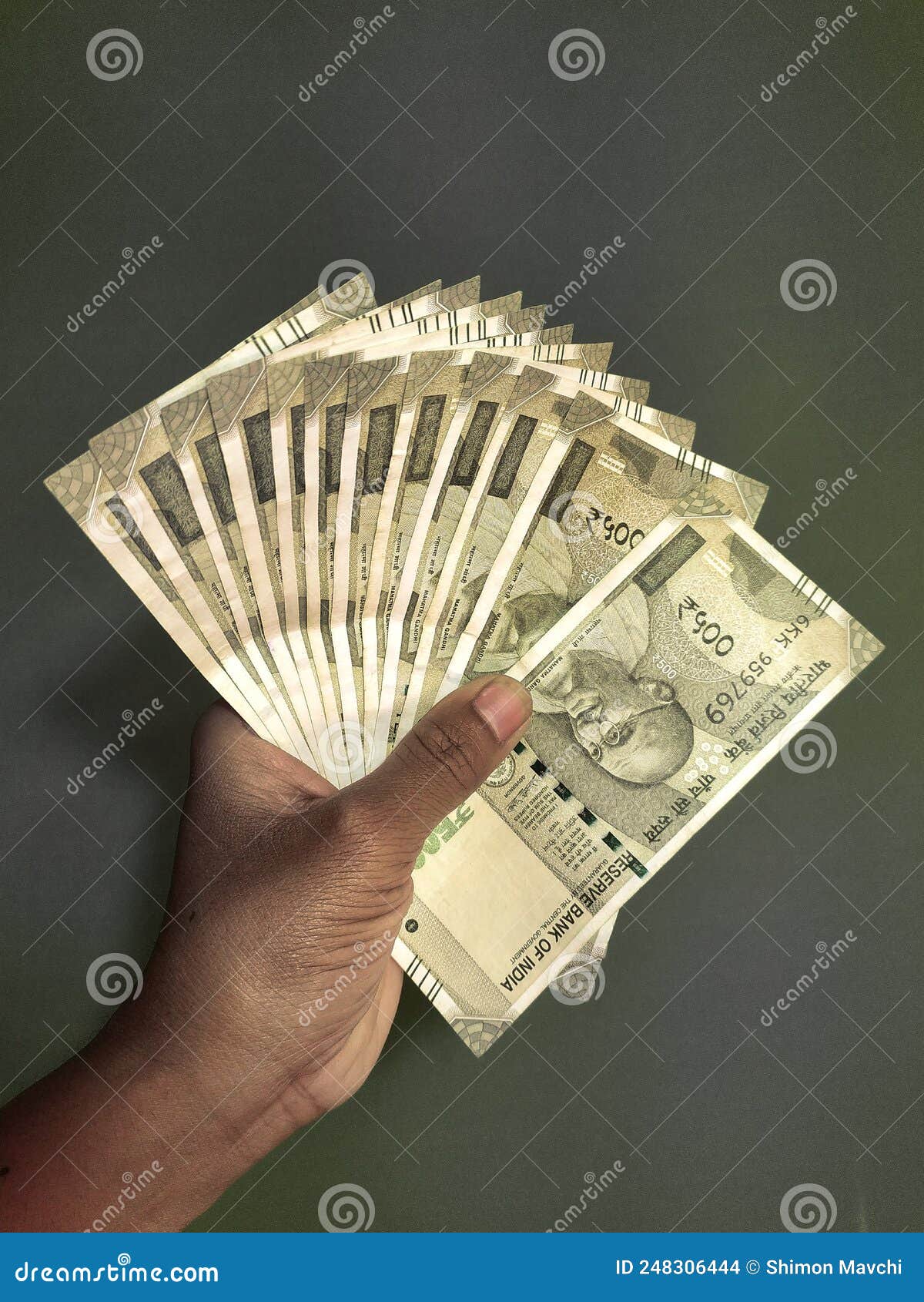 500 Hundreds Rupees Notes in Male Hand Stock Photo - Image of hand ...