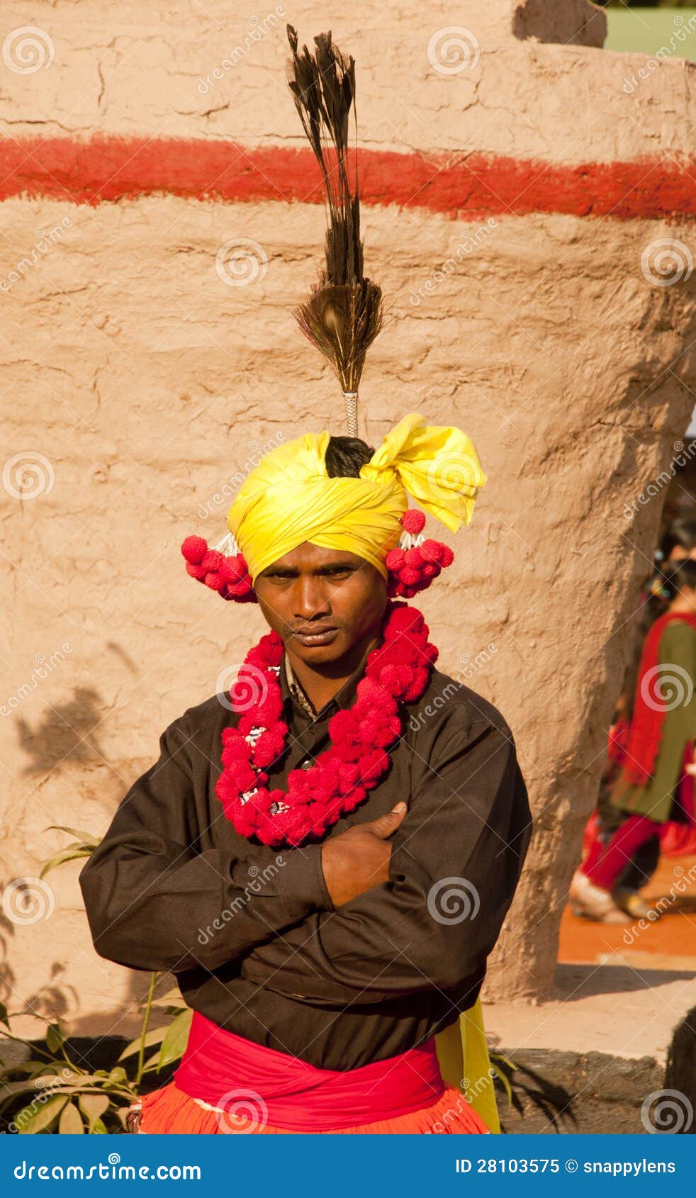 An indian dancer tribesman editorial image. Image of festival - 28103575