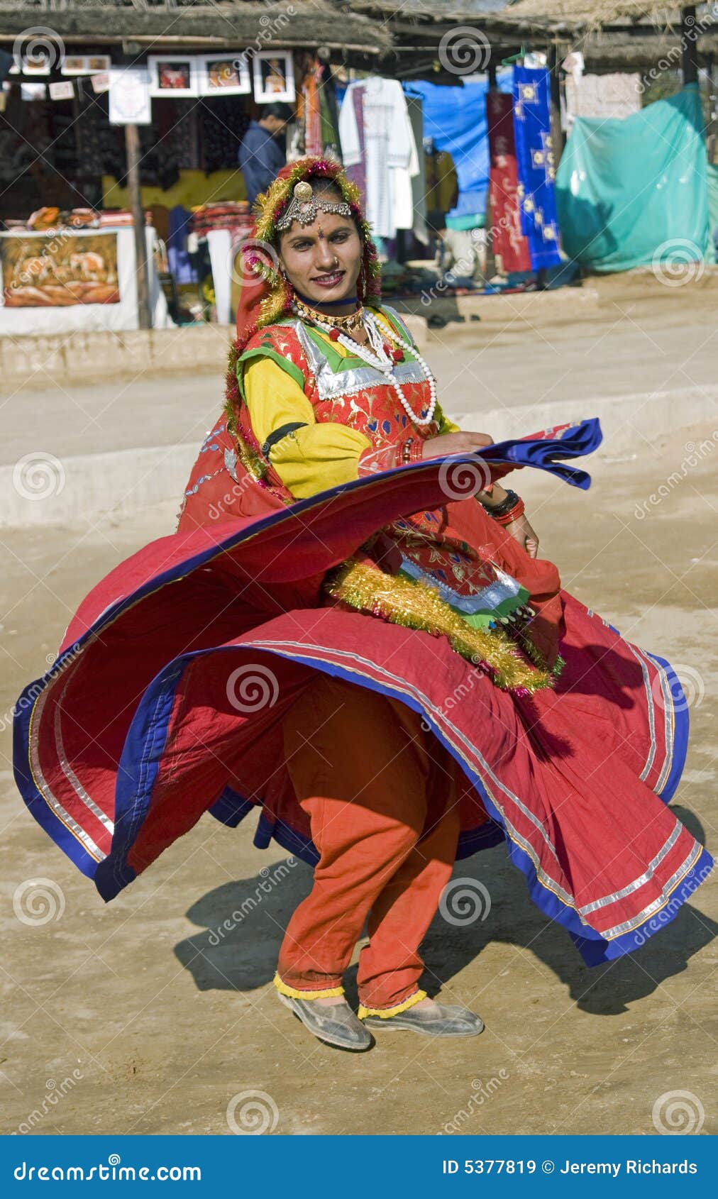 Indian Dancing Girl in Action Editorial Stock Image - Image of mela ...