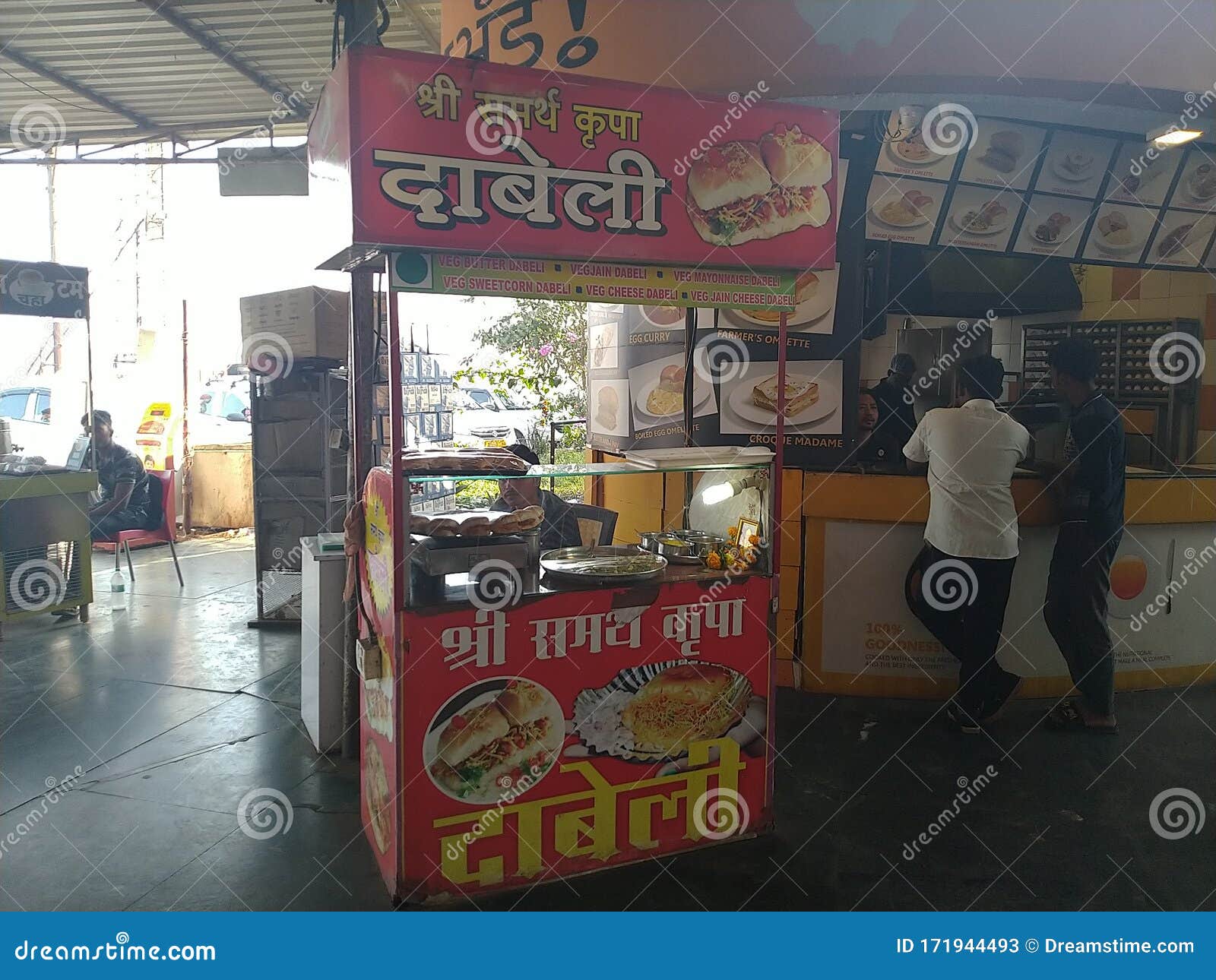 Indian Famous Kachhi Dabeli in Khopoll Editorial Stock Photo - Image of ...