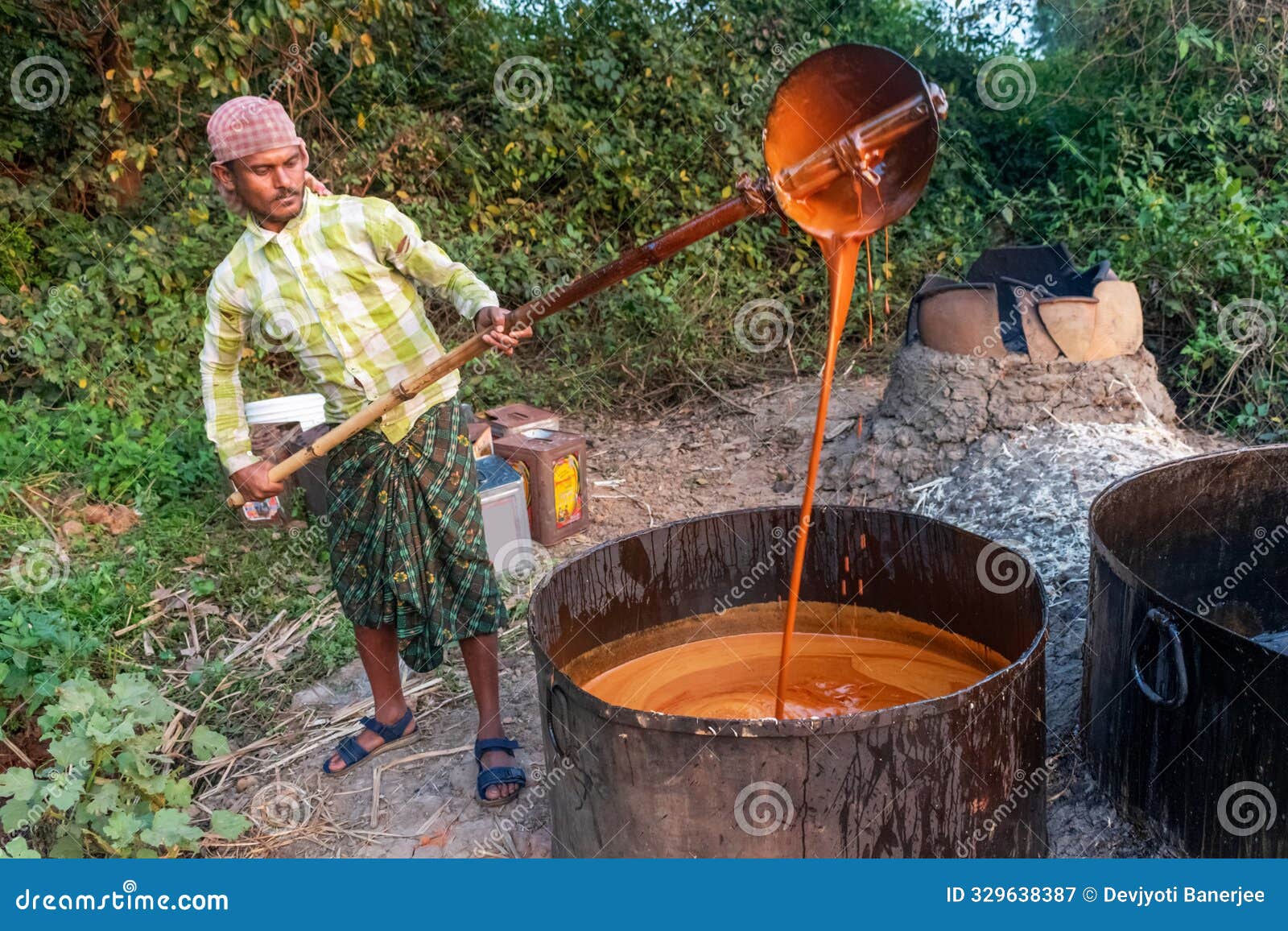 Indian Jaggery Buyer Extract From Sugarcane Editorial Photo ...