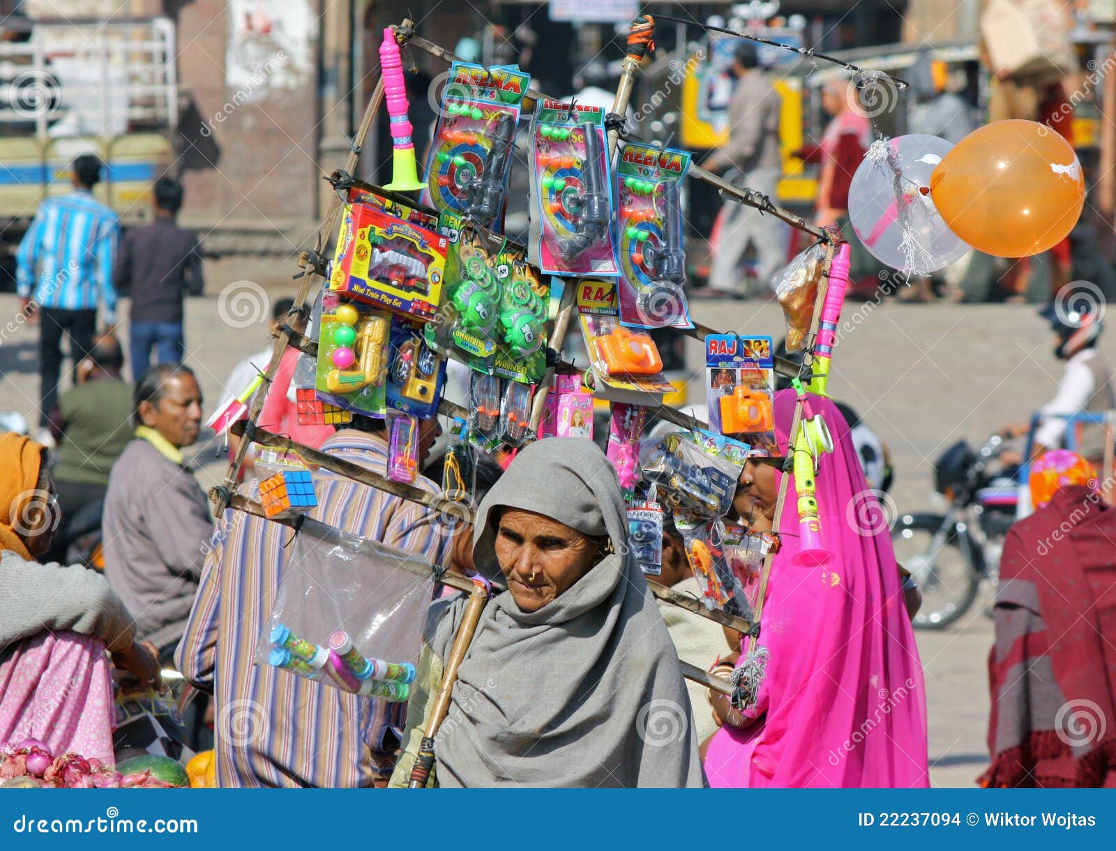 Indian female peddler editorial stock image. Image of street - 22237094