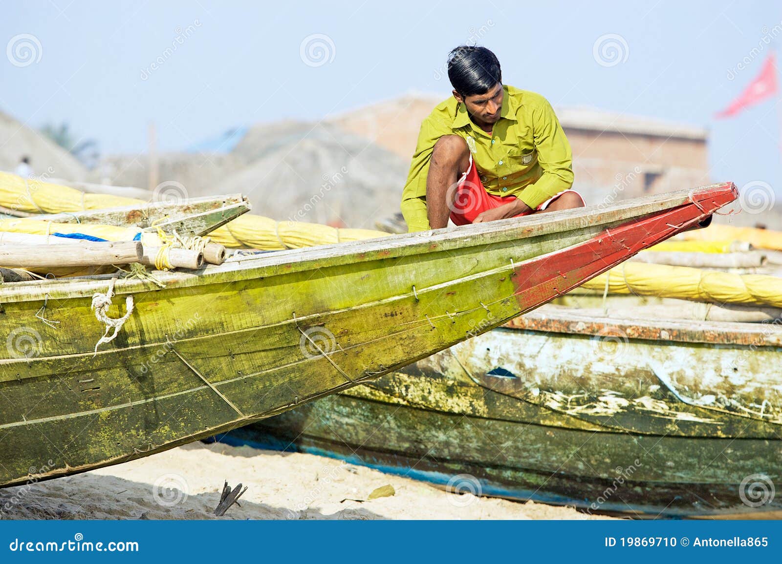 Indian Fisherman on the Boat Editorial Image - Image of people, bengala ...