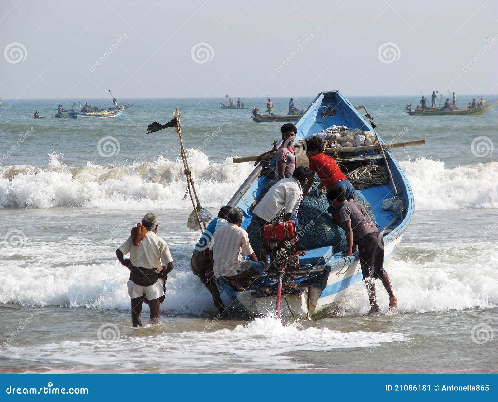 Indian fishermen editorial photo. Image of india, work - 21086181