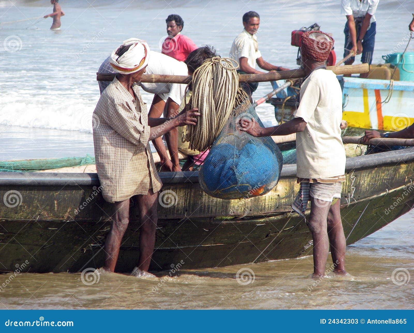 Indian fishermen editorial stock photo. Image of business - 24342303