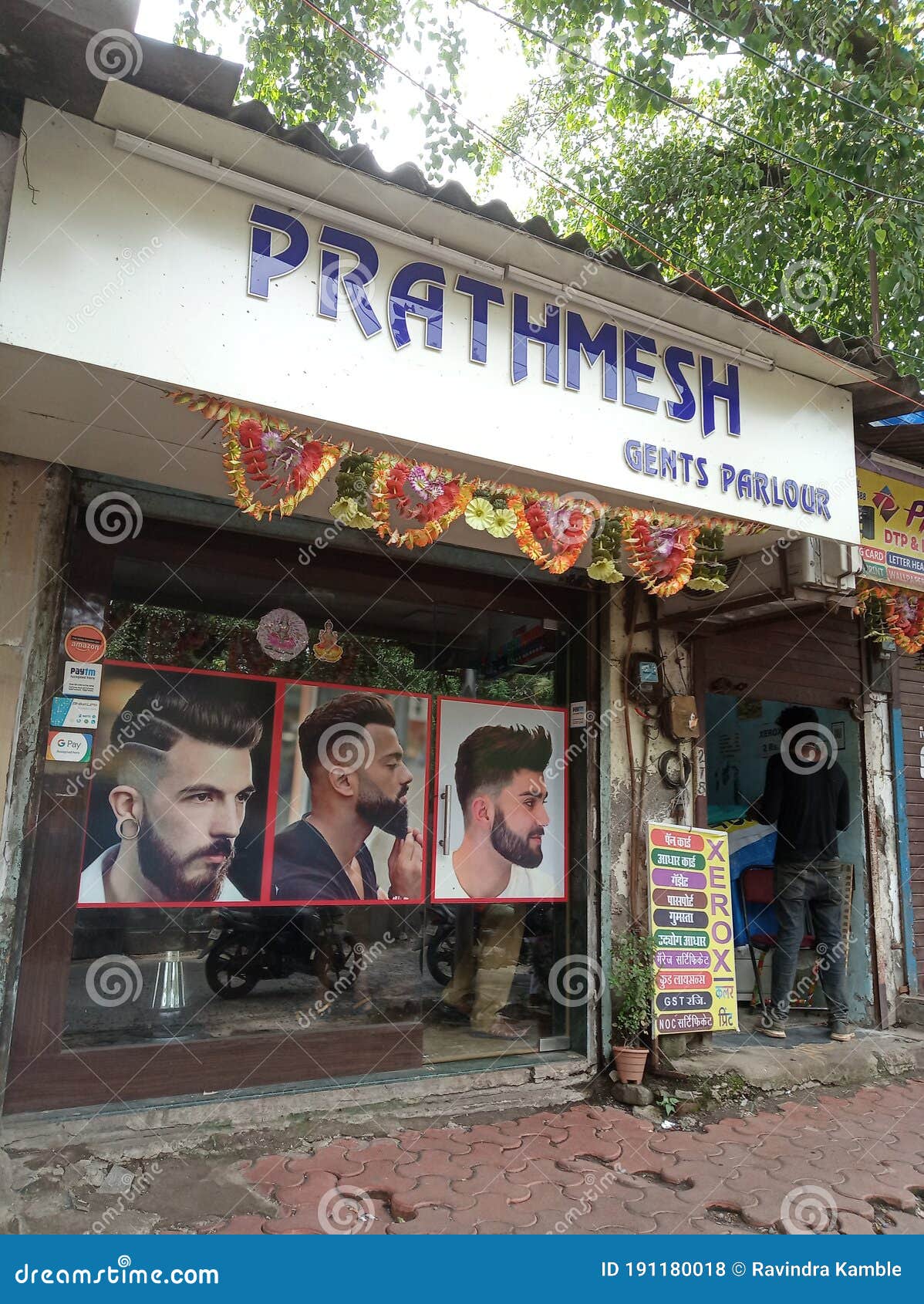 INDIAN BEAUTIFUL GENTS PARLOUR Editorial Stock Photo - Image of parlour ...