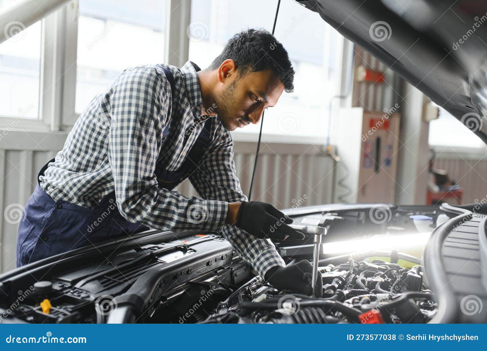 Indian Happy Auto Mechanic in Blue Suit. Stock Photo - Image of gearbox ...