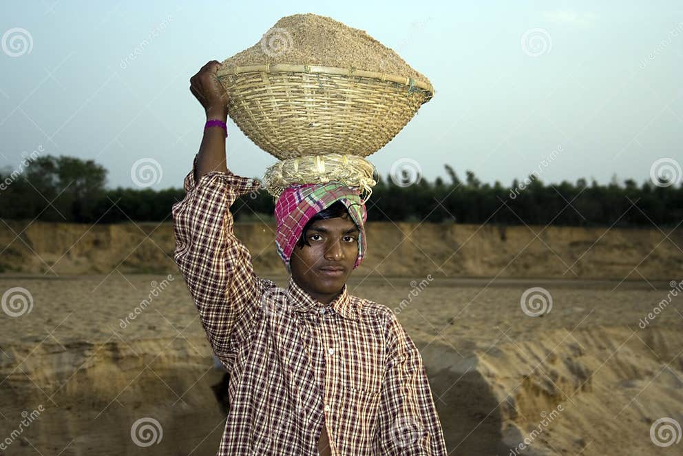 Indian labour editorial image. Image of bucket, cloth - 23713060