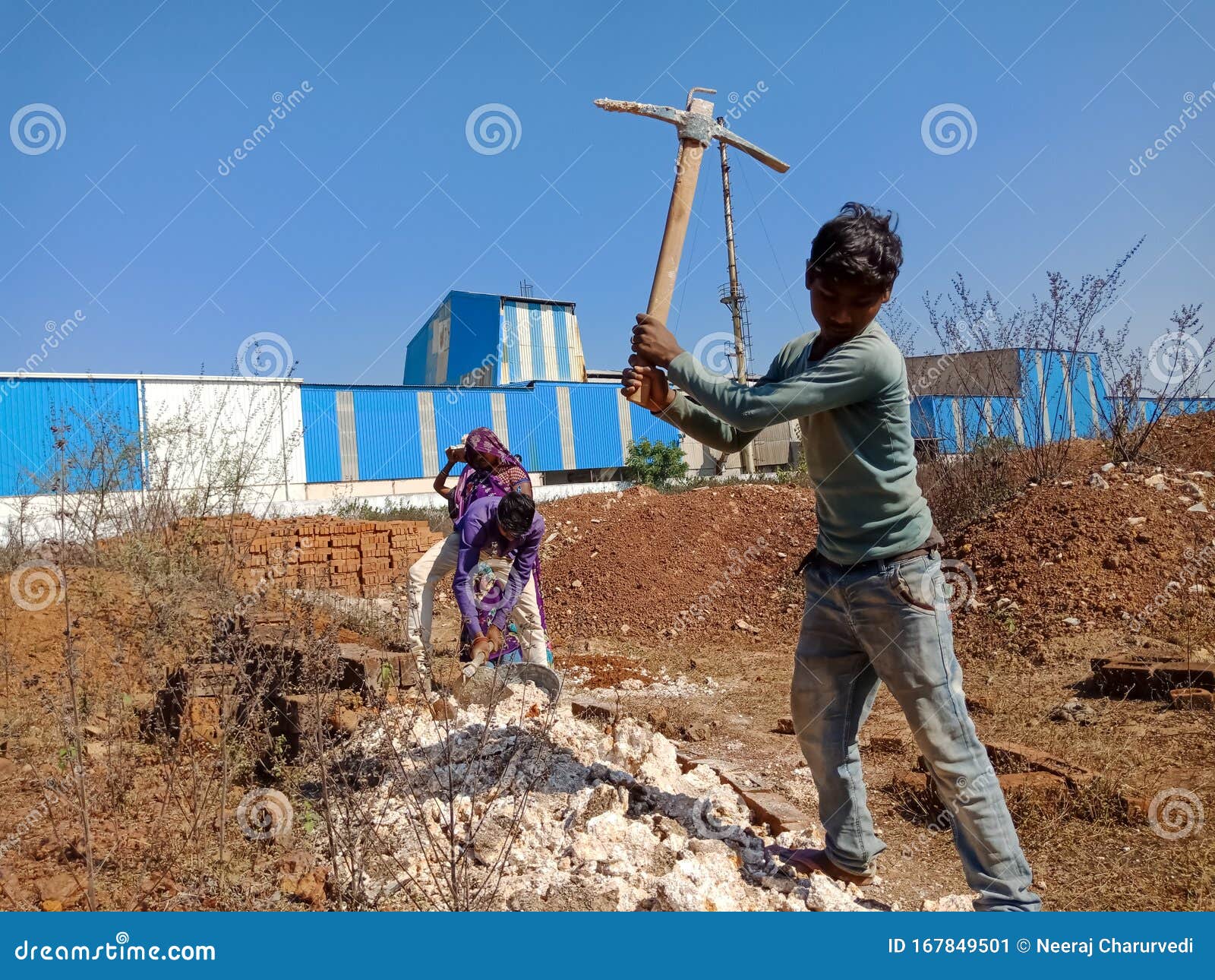 Indian Labour Digging Lime Soil for Construction Work in India Dec 2019 ...