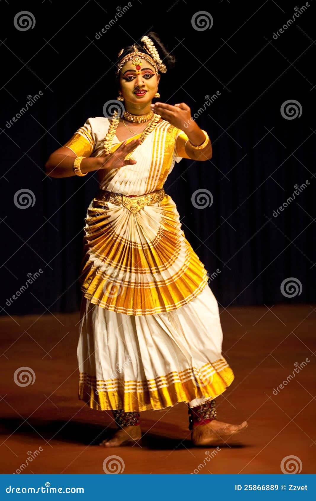 Mohiniyattam Dance