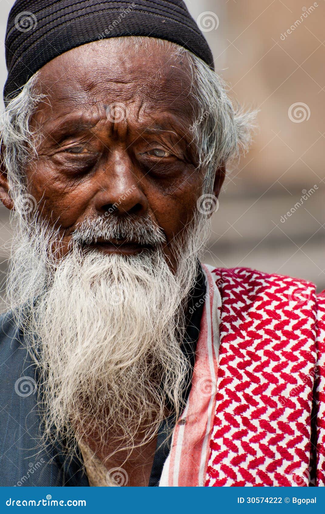 Indian Muslim aged man editorial photography. Image of crowded - 30574222