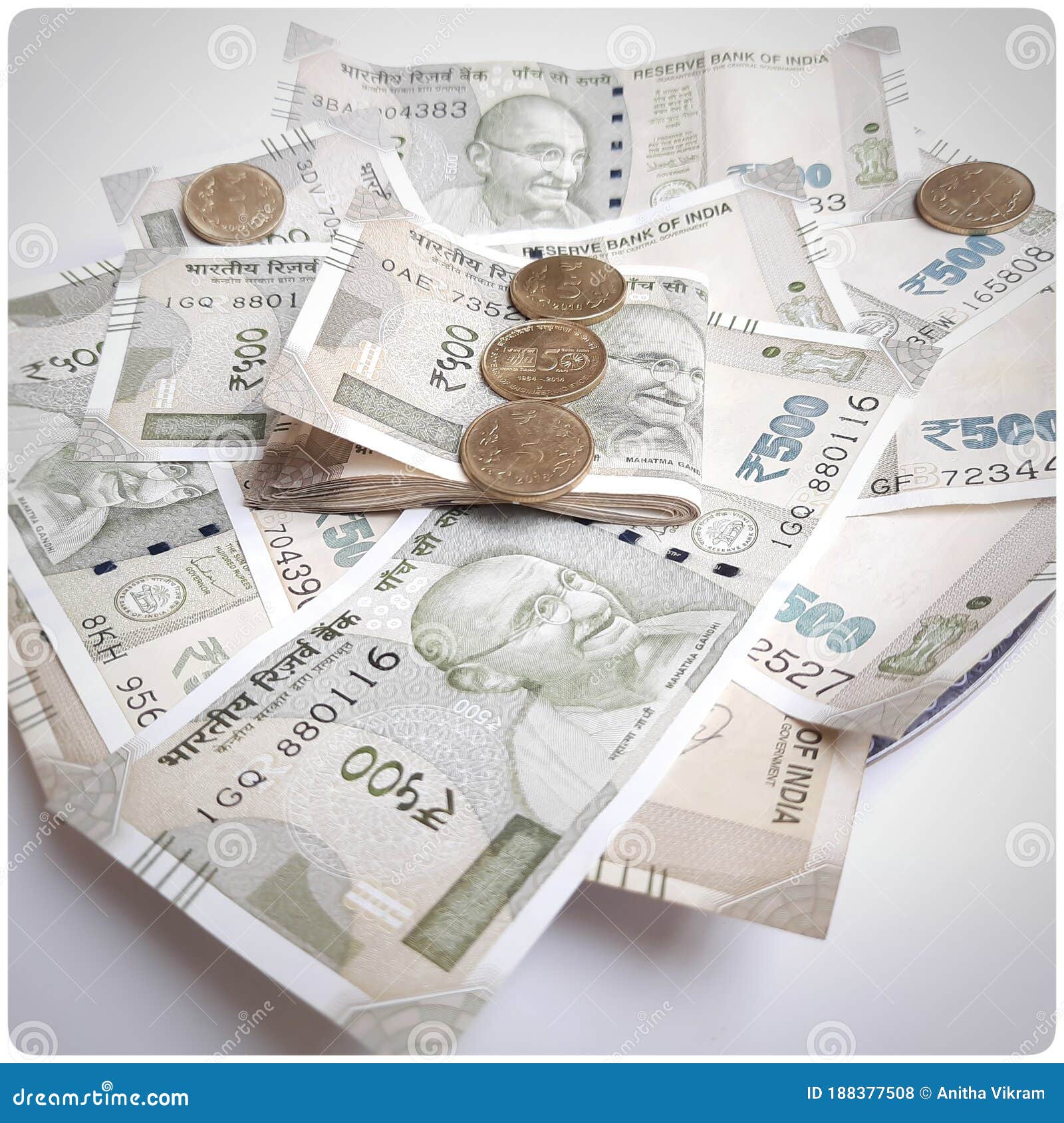 Indian New 500 Rupees Currency Spread Randomly Stock Photo - Image of ...