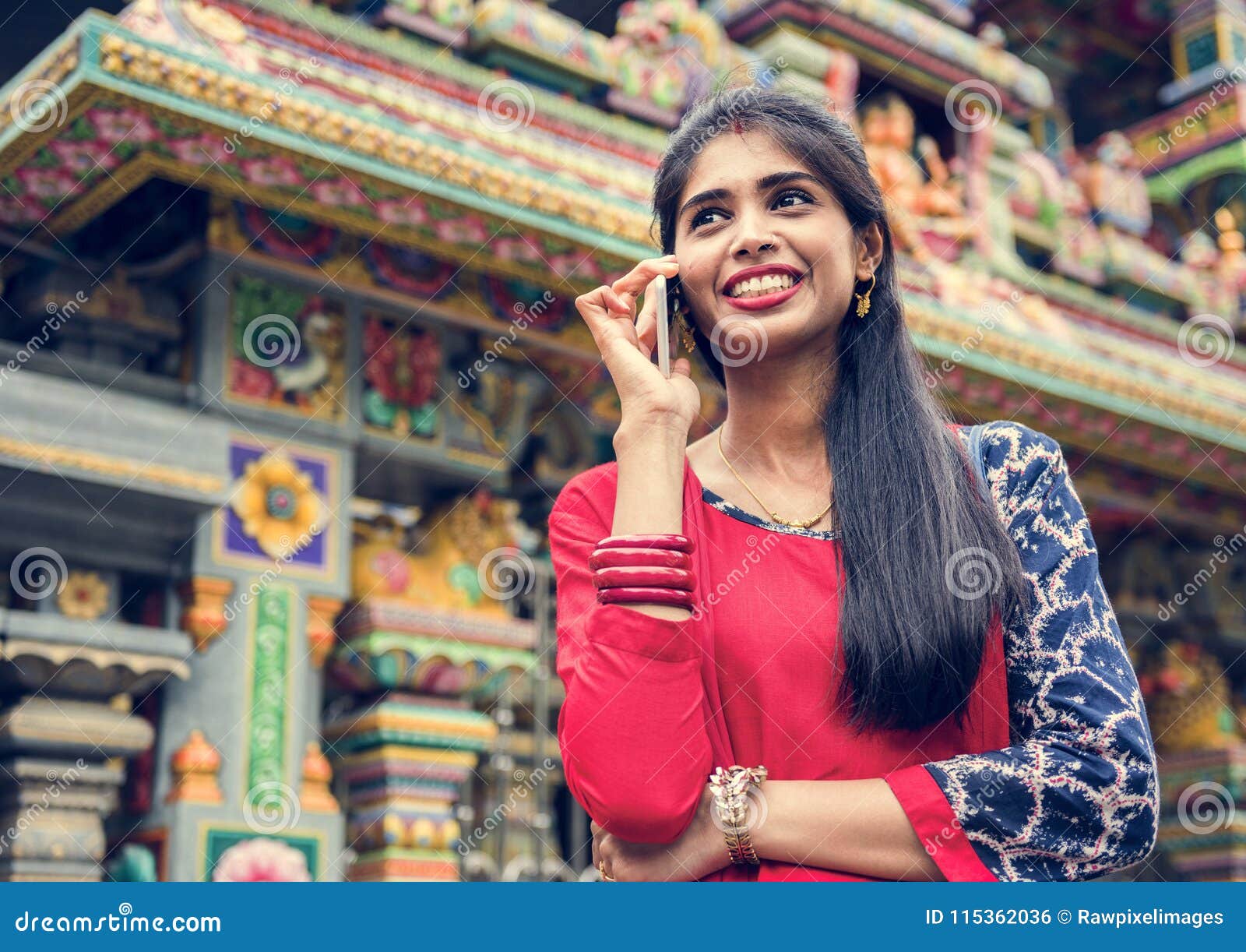 Indian People Using Mobile Phone Stock Photo - Image of hindu, device ...