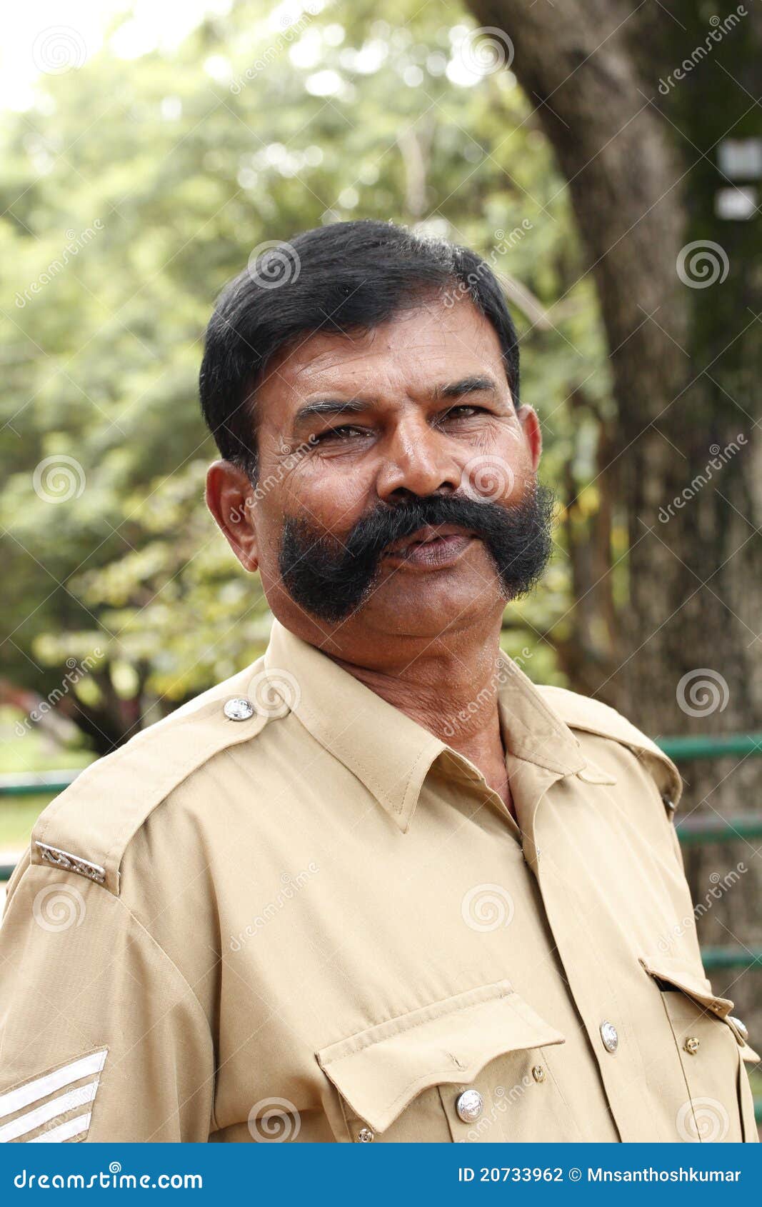 Indian policeman editorial photography. Image of kakhi - 20733962