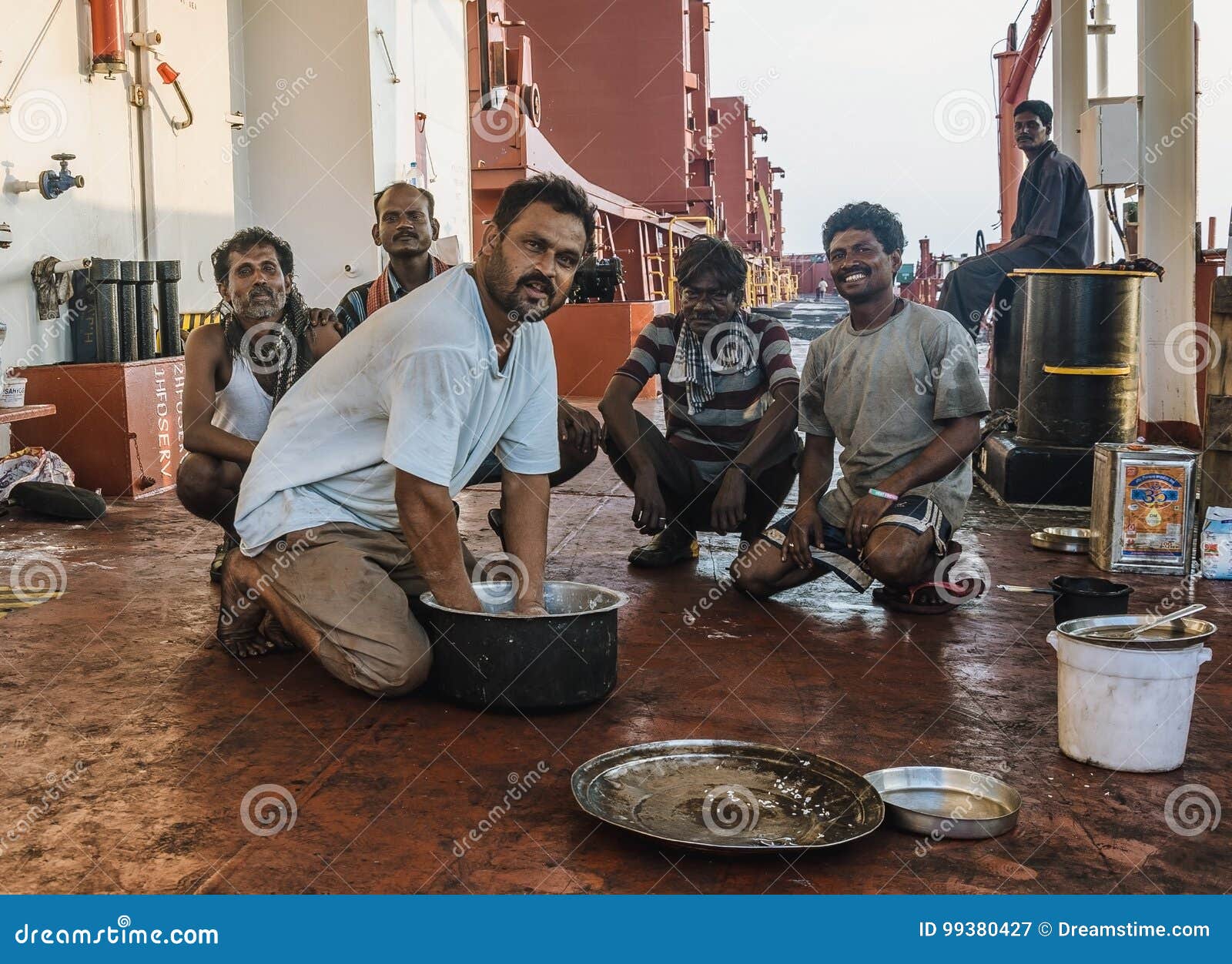 Indian port workers editorial photography. Image of hobo - 99380427
