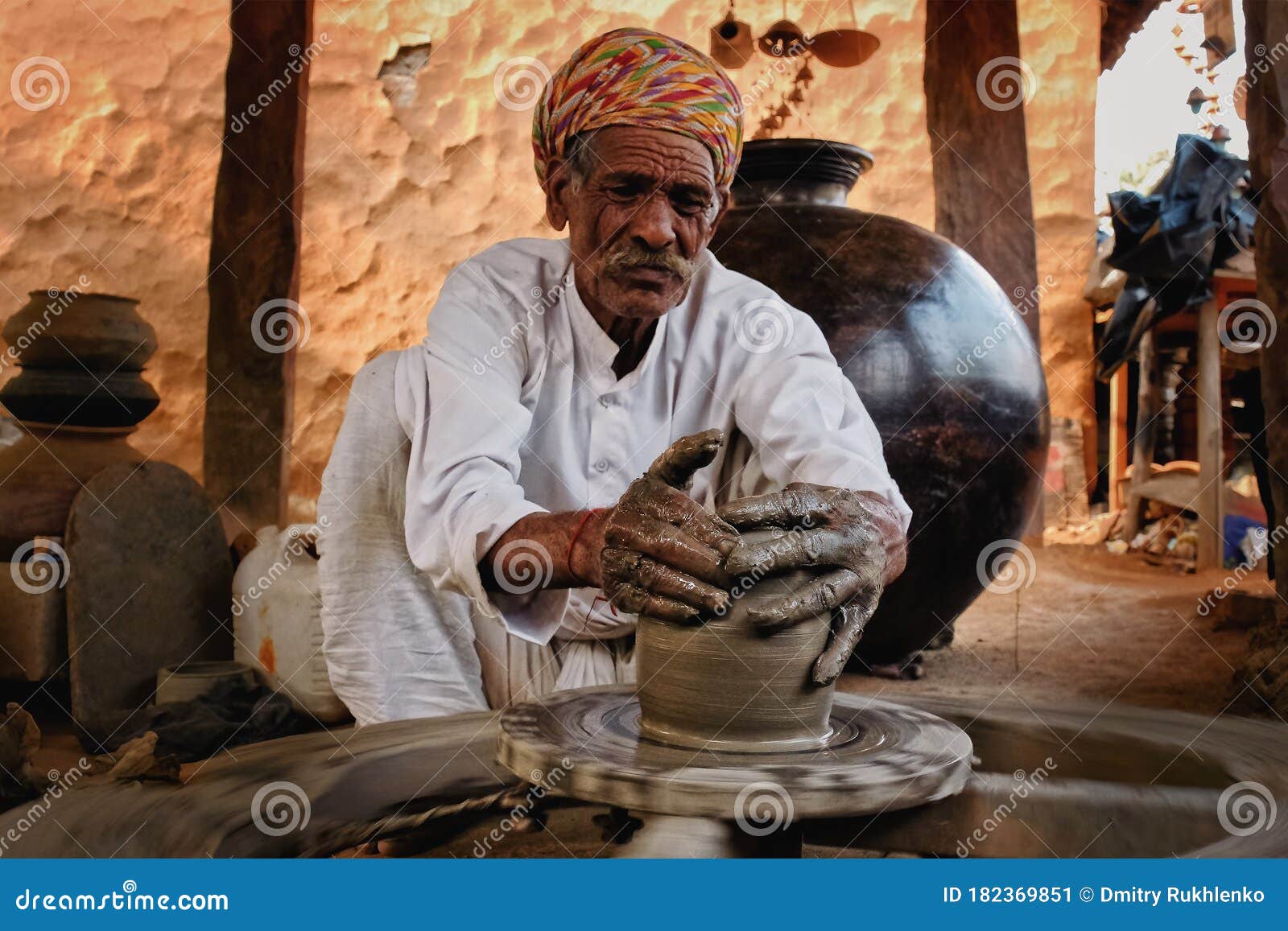 Indian Potter at Work. Handwork Craft from Shilpagram, Udaipur ...
