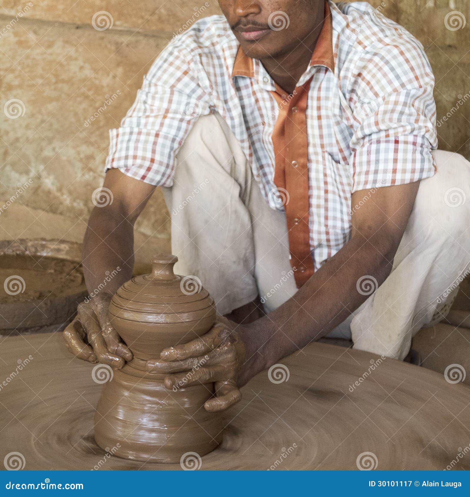Indian potter working editorial photography. Image of craft - 30101117