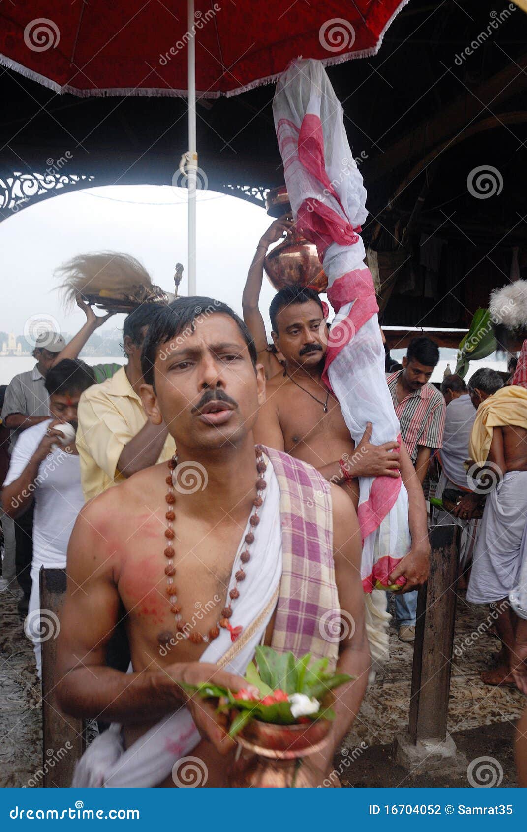 Indian Priest during the Kolabau Ritual. Editorial Photography - Image ...