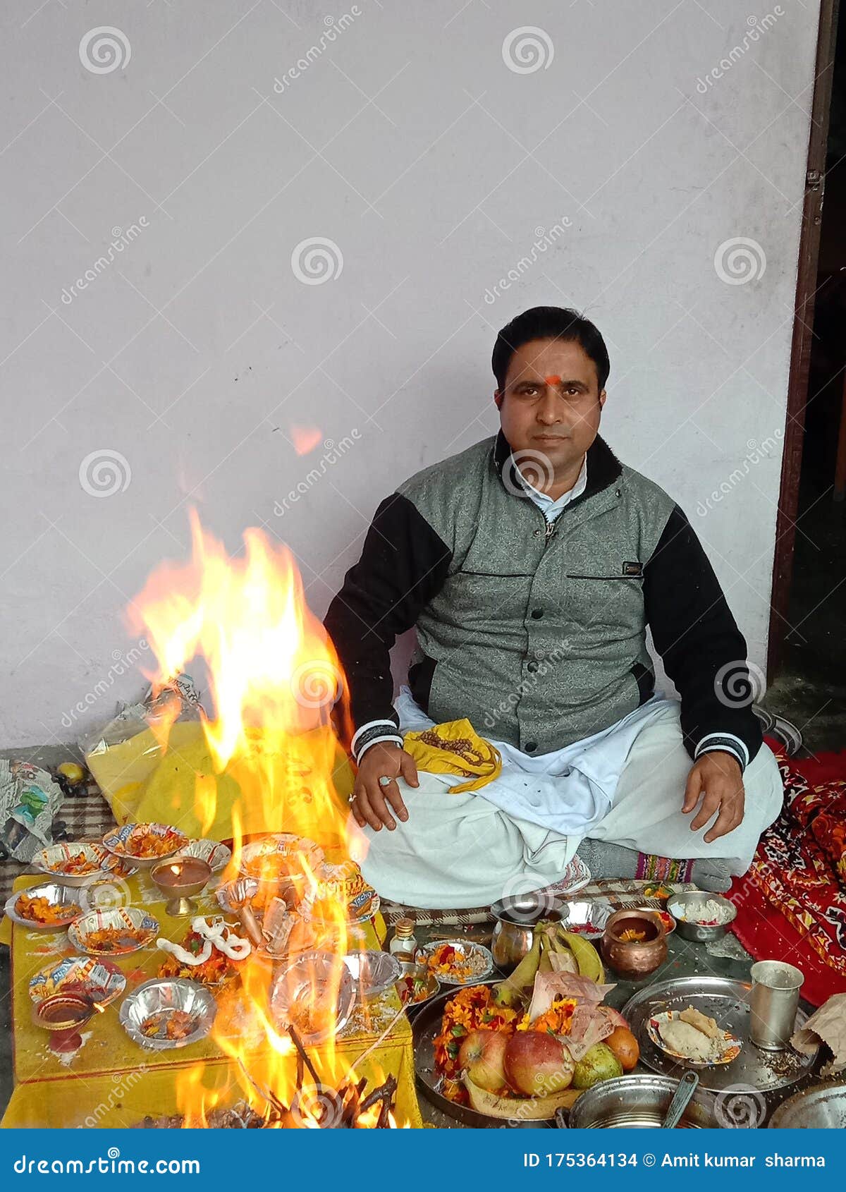 A Indian Priest Perform HiS Prayer by Havan Editorial Stock Image ...