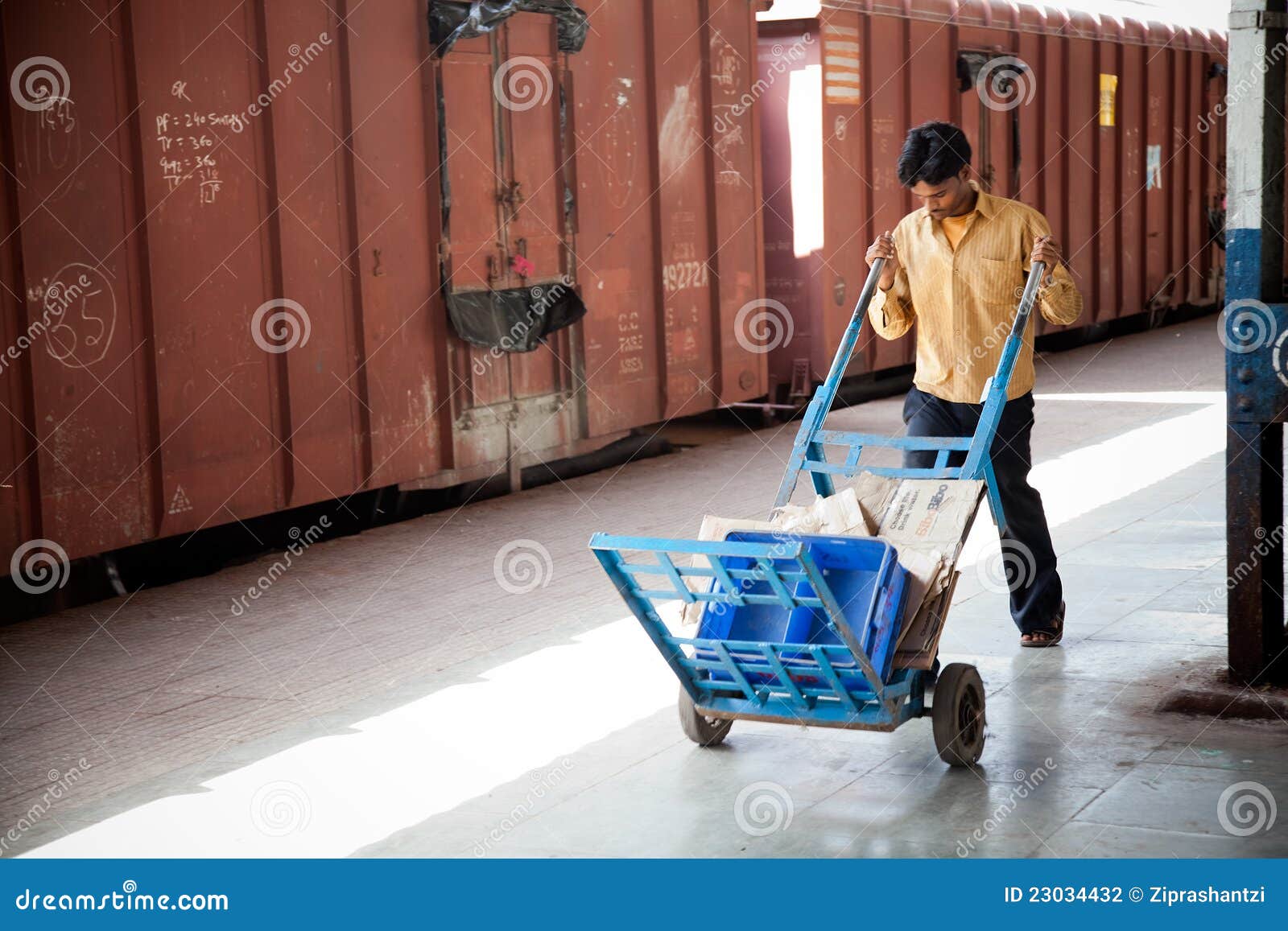Indian Railway Worker Pulling Cart Editorial Photography - Image of ...