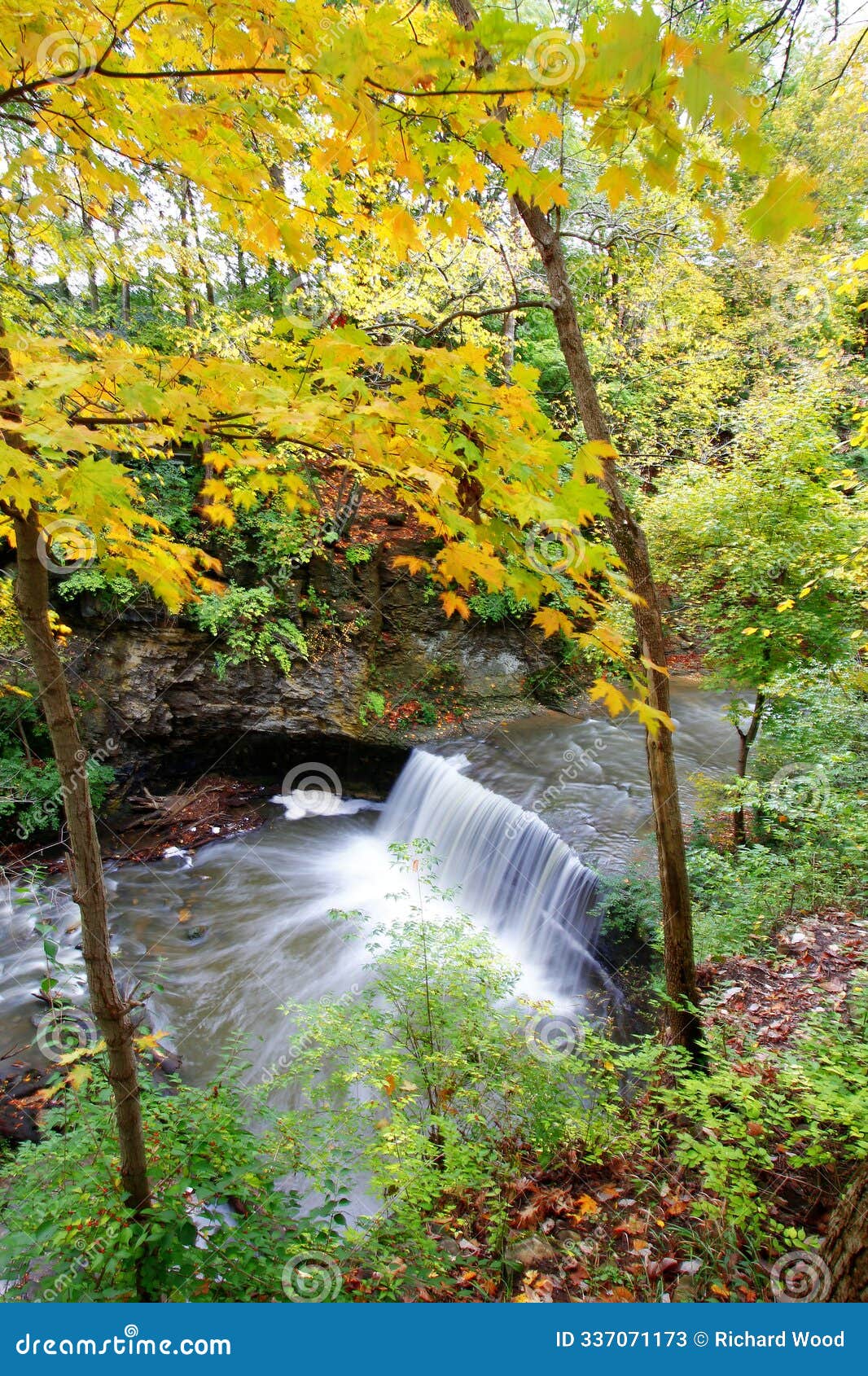 Indian Run Falls Park in Autumn, Dublin, Ohio Stock Image - Image of ...