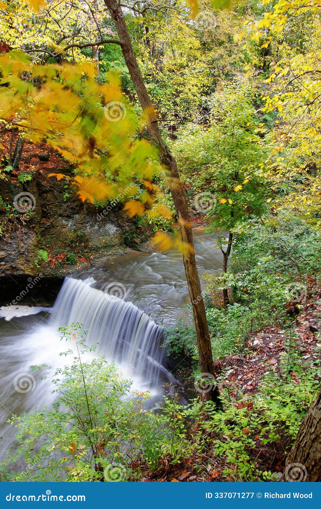 Indian Run Falls Park in Autumn, Dublin, Ohio Stock Image - Image of ...
