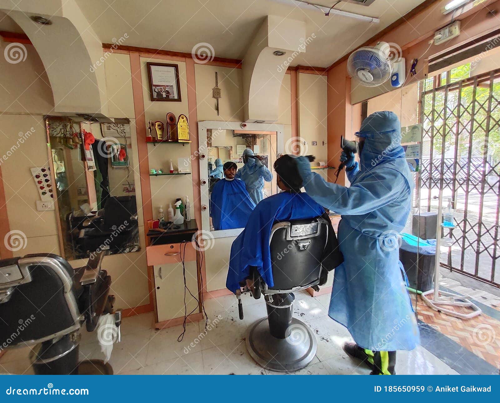 Indian Saloon Using Personal Protection Kit Editorial Stock Image ...